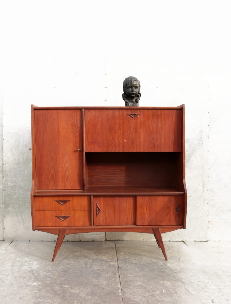 Vintage Design Highboard hoog Dressoir jaren 60 hartgreepjes – Dehuiszwaluw